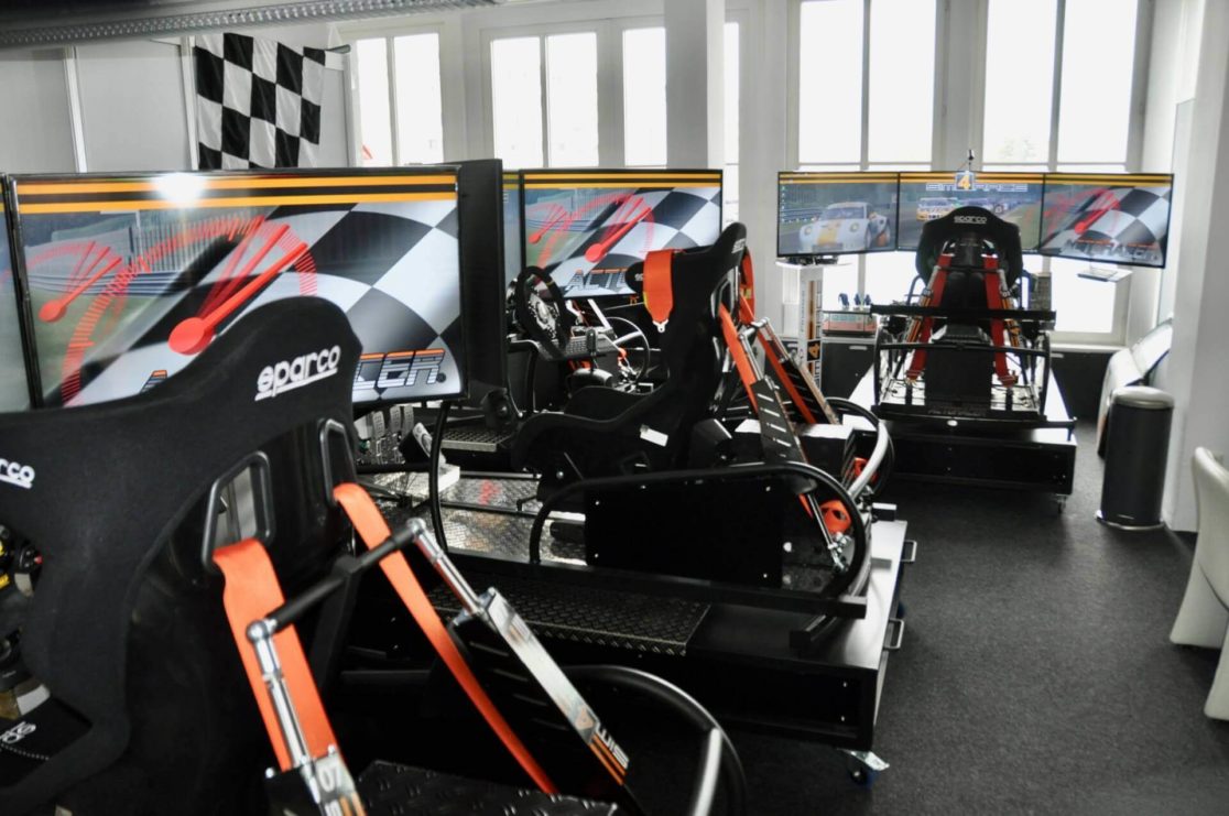 RENNSIMULATOR KartFAHREN KÖLN | Rennwagen Benz